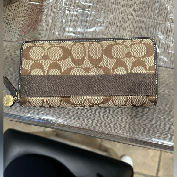 Coach | Accessories | Coach Zipper Closed Wallet | Poshmark